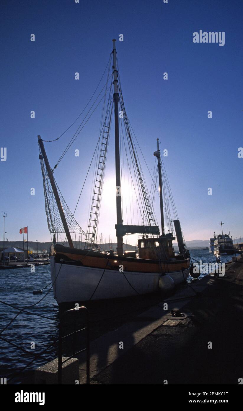 Old rig hi-res stock photography and images - Alamy