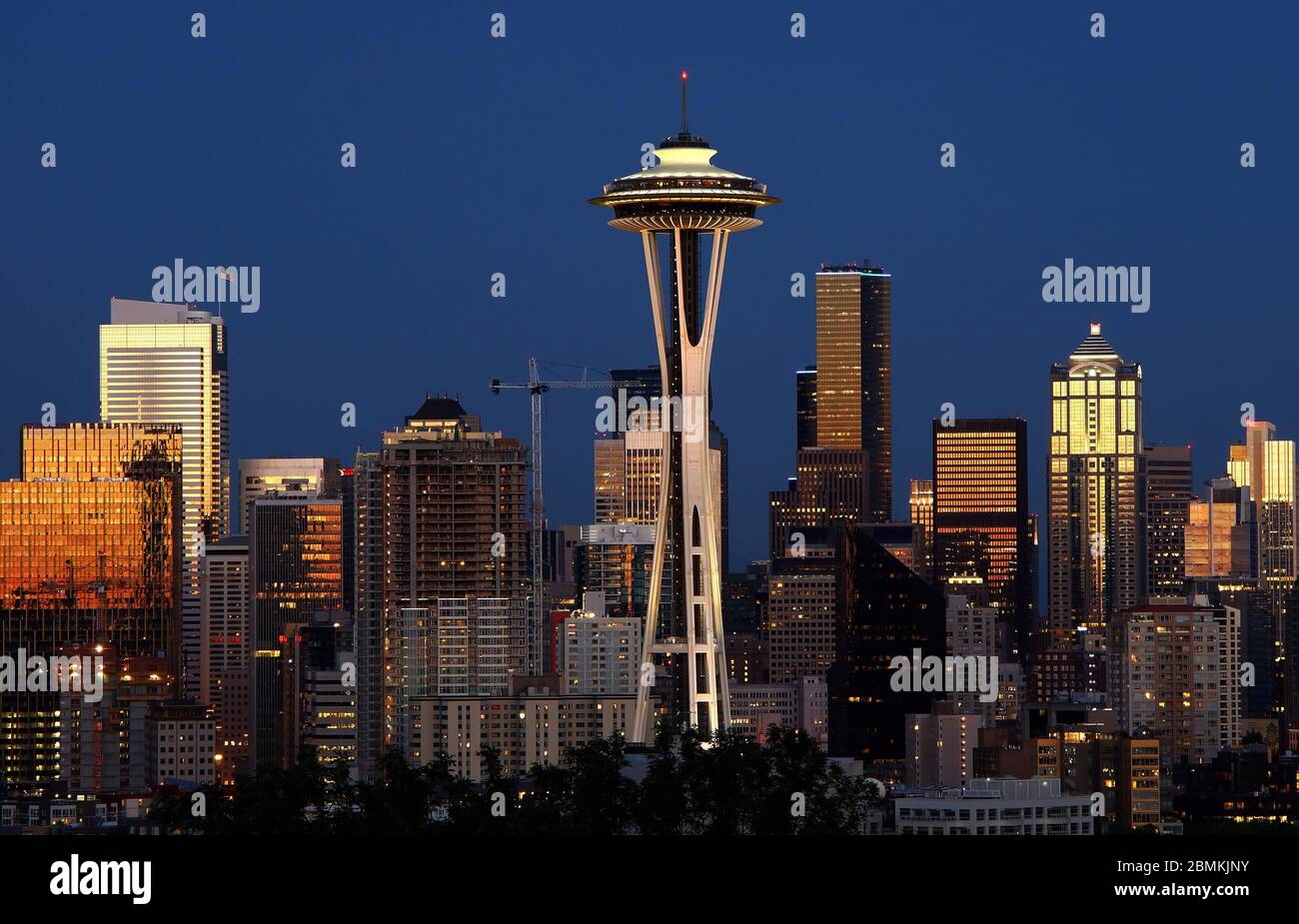 Skyline of Seattle with Space Needle Stock Photo - Alamy