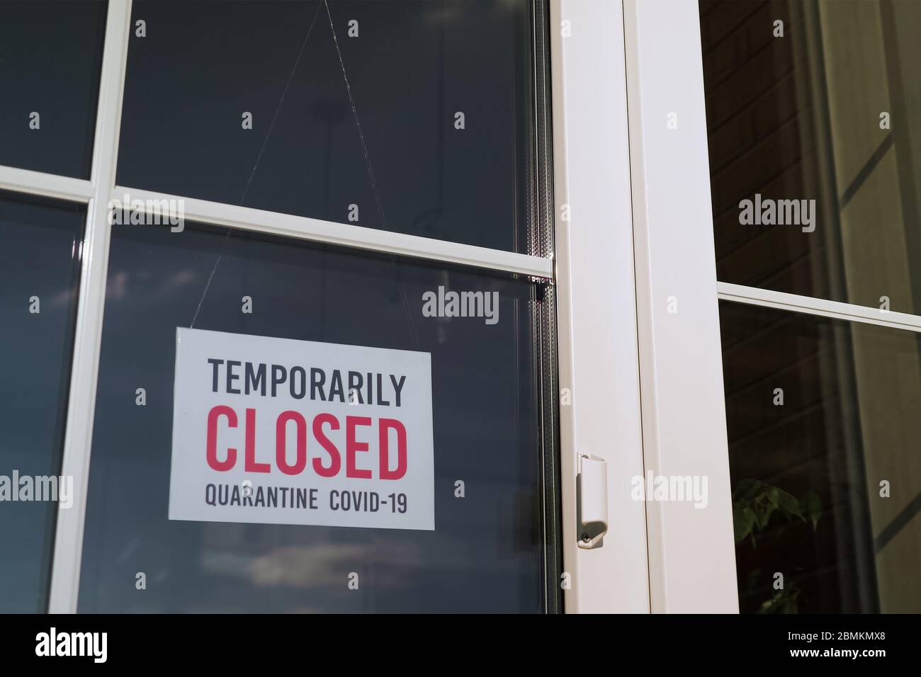 Shop front glass doors hi-res stock photography and images - Alamy