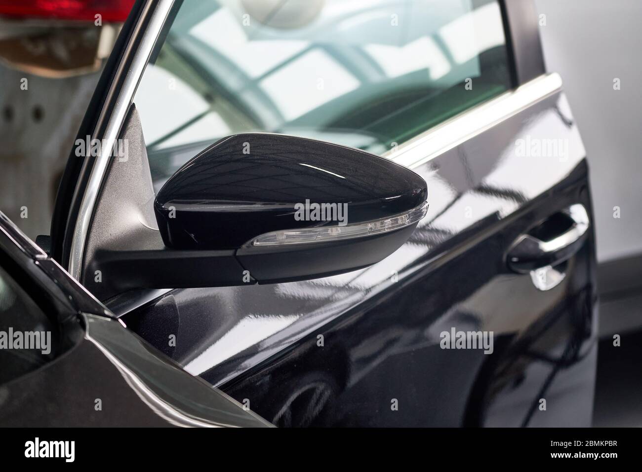 Repair luxury cars shop in hi-res stock photography and images - Alamy