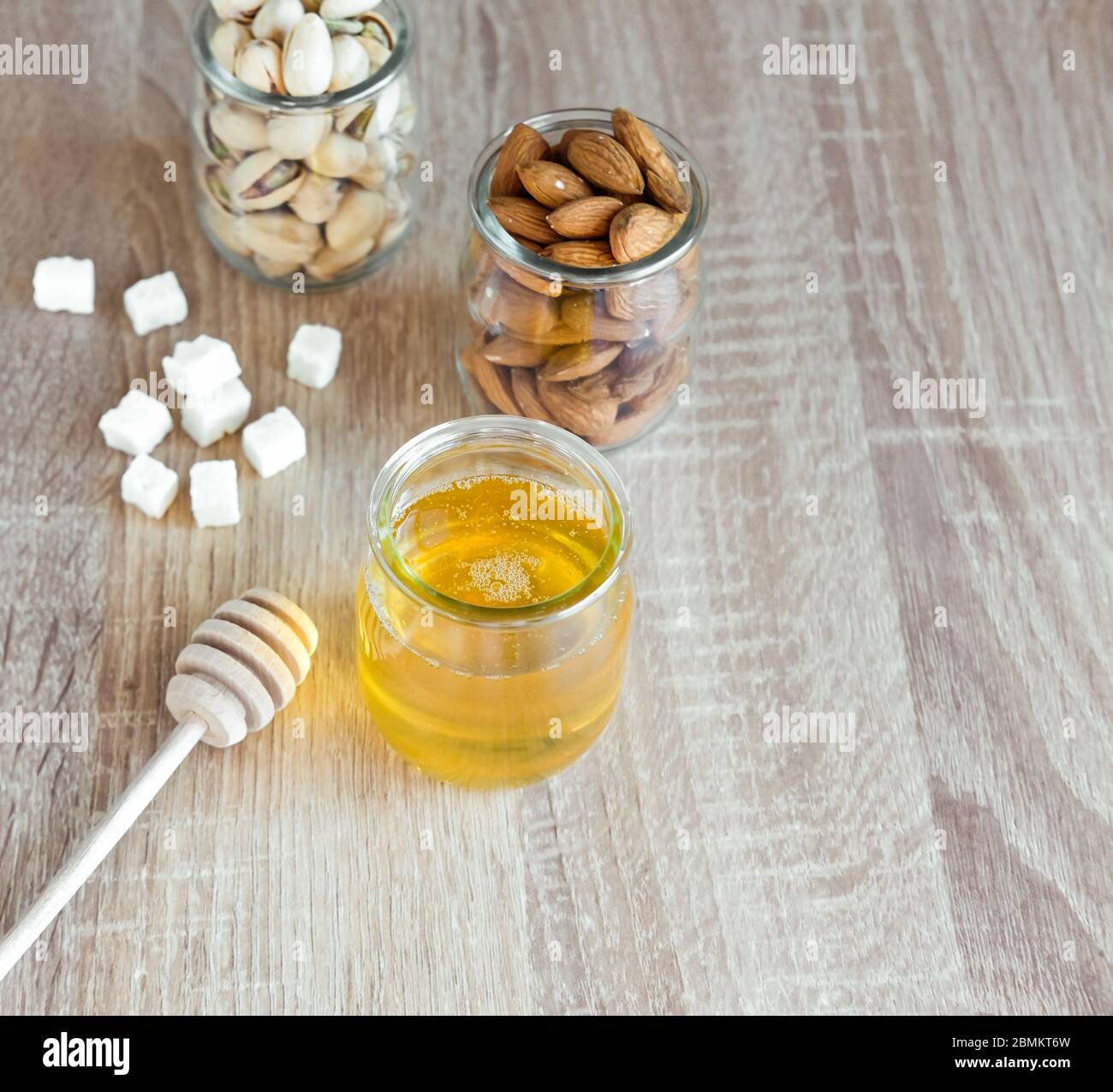 Honey and nuts Stock Photo - Alamy