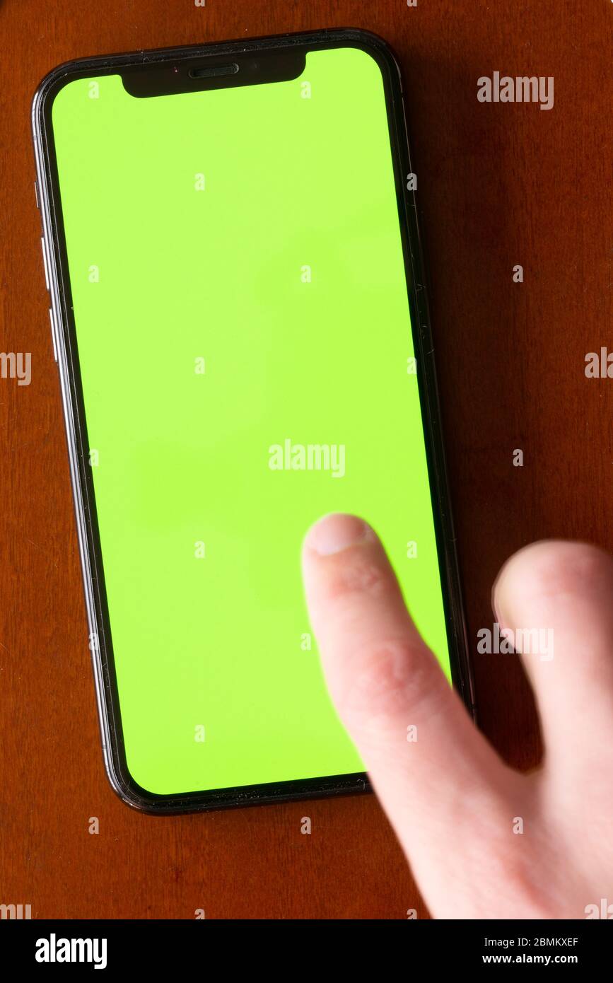 Greenscreen hi-res stock photography and images - Alamy