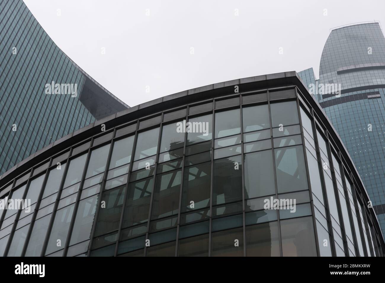 modern office building exterior Stock Photo - Alamy