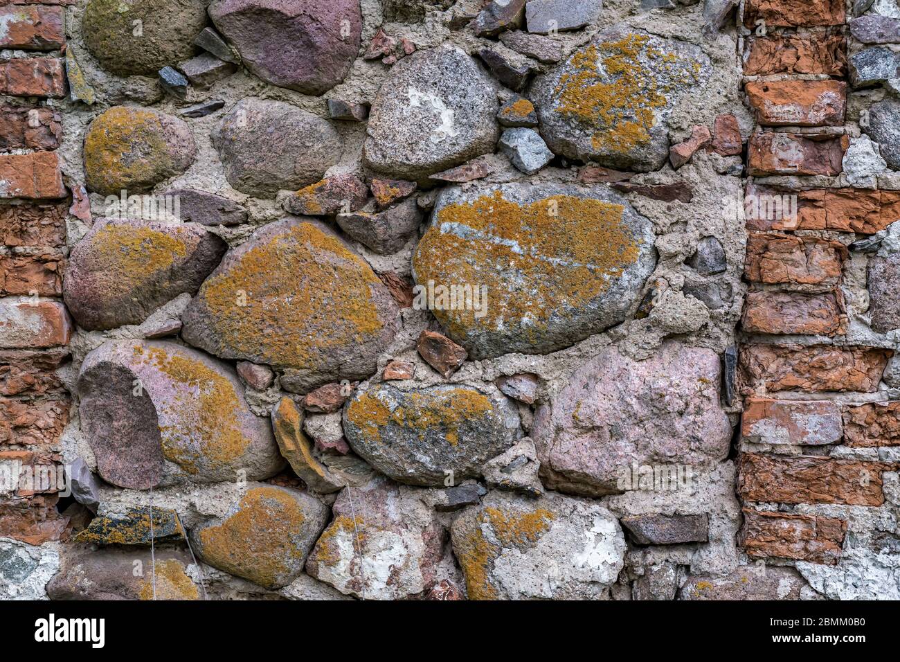 Wall huge building hi-res stock photography and images - Alamy