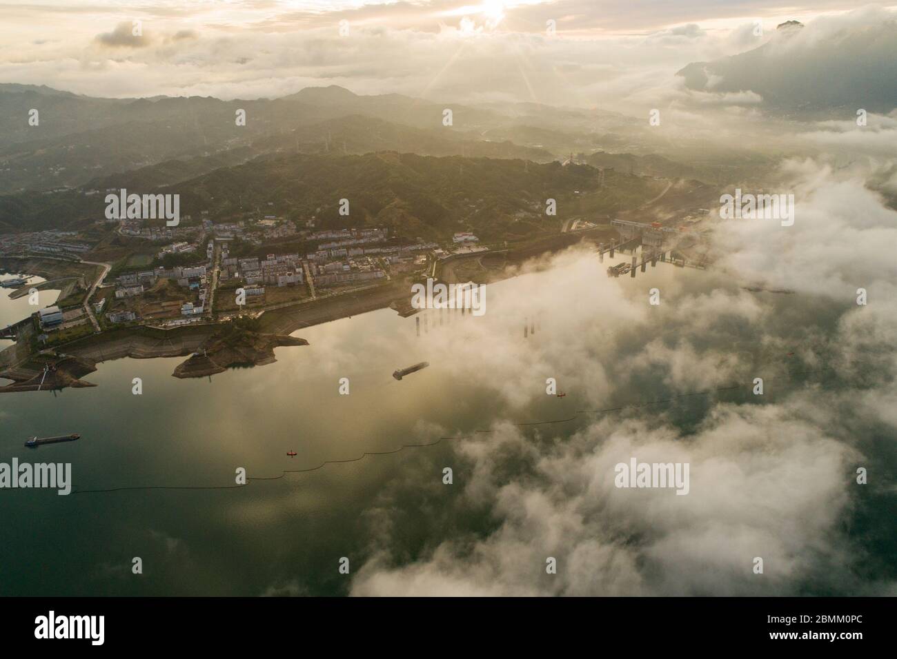 Three gorges dam ship lock hi-res stock photography and images - Alamy