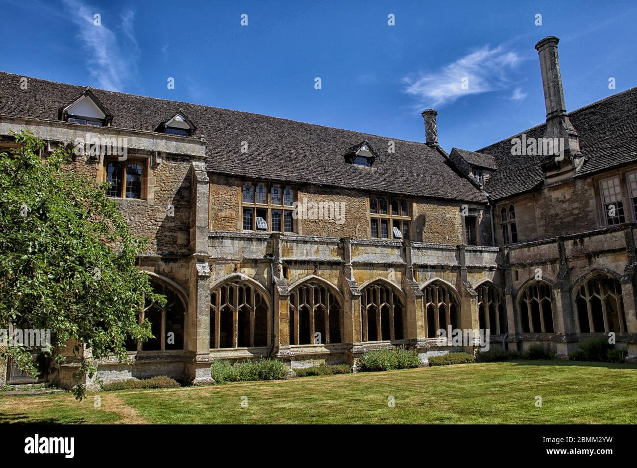 Medieval courtyard architecture hi-res stock photography and images - Alamy