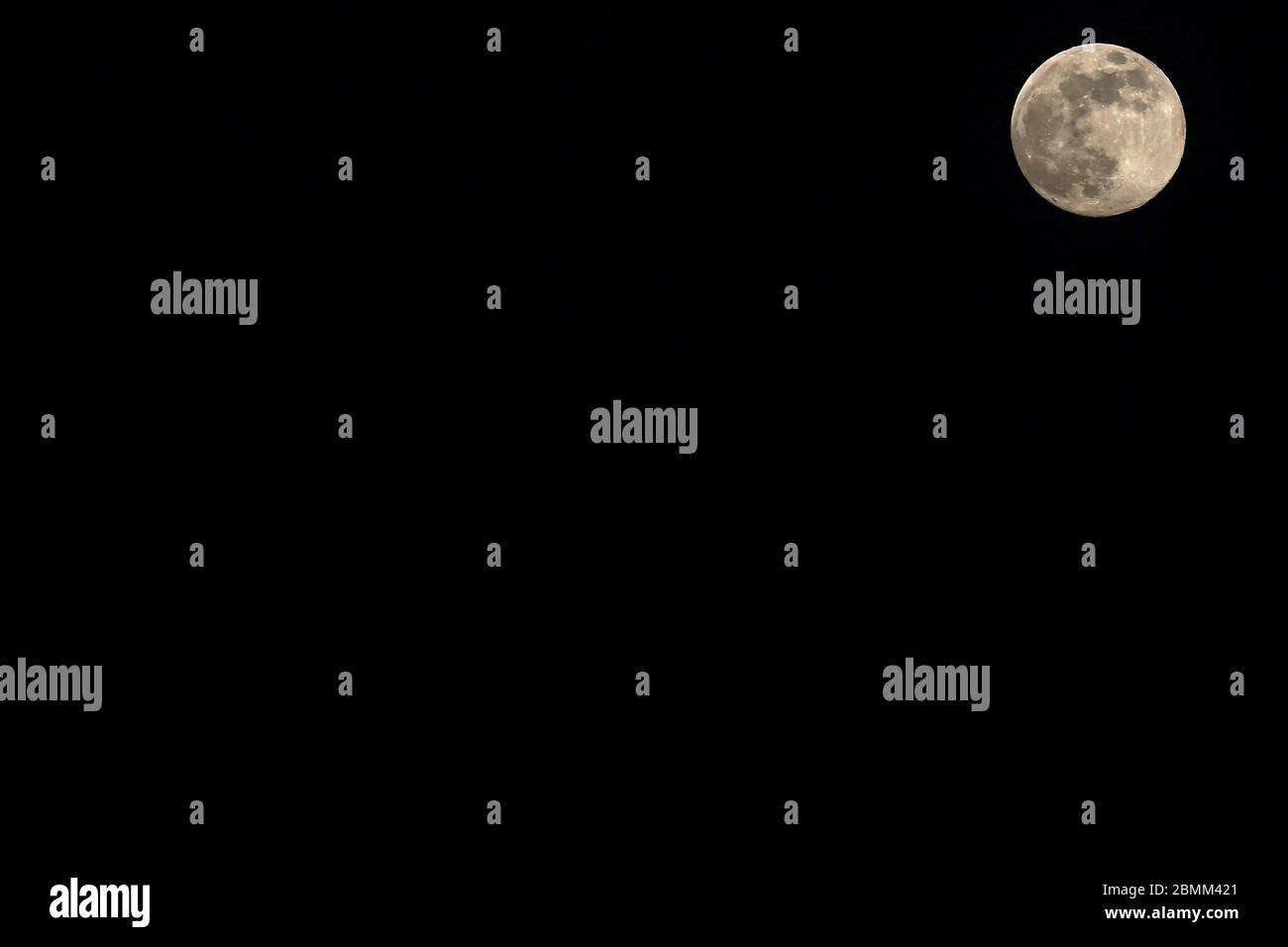 Full flower Moon, last supermoon of 2020, Thursday May 7th. Picture ...