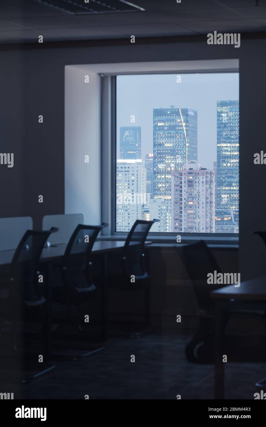 Office window night exterior hi-res stock photography and images - Alamy