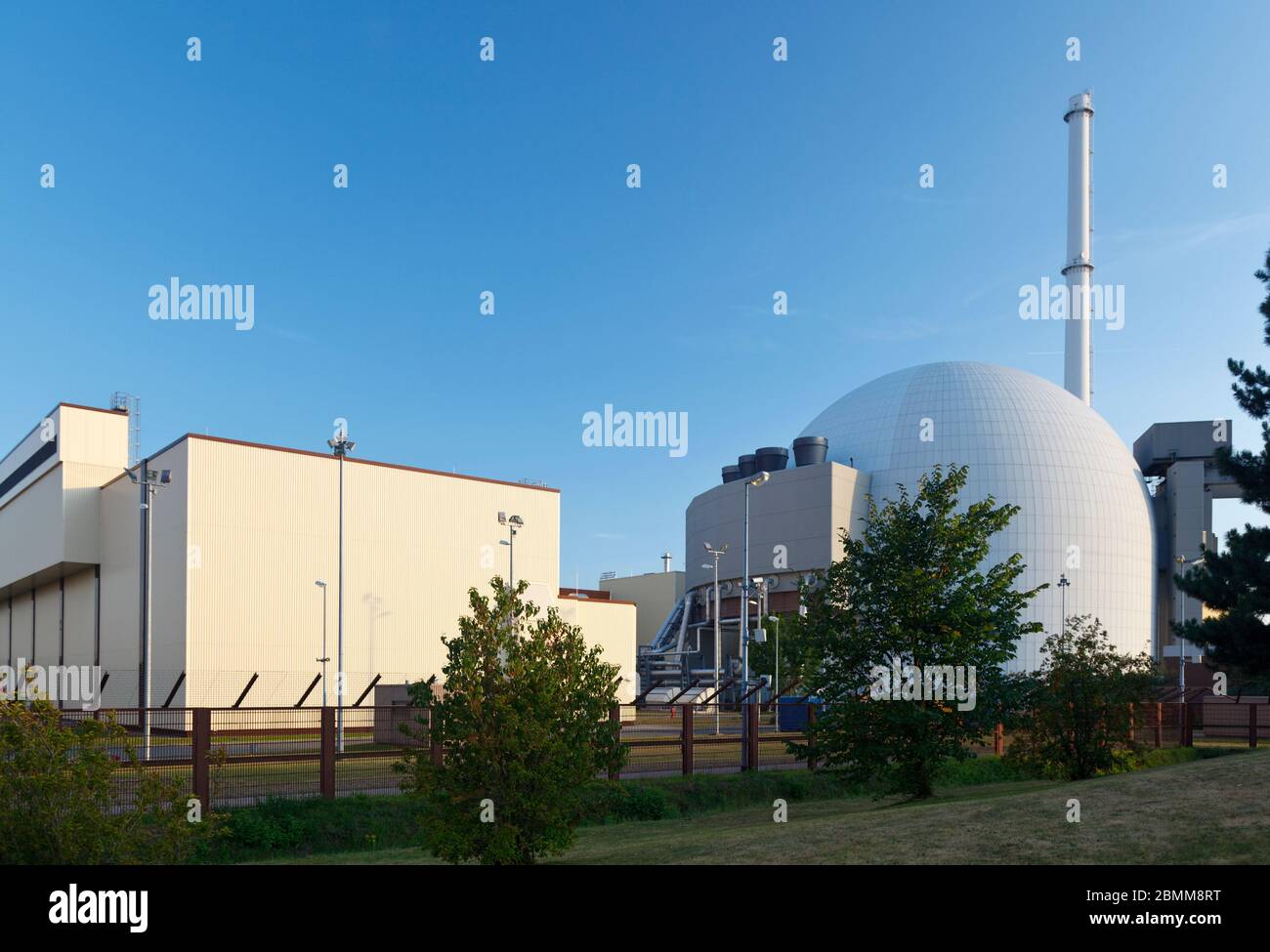 Reactor building of a nuclear power station Stock Photo - Alamy