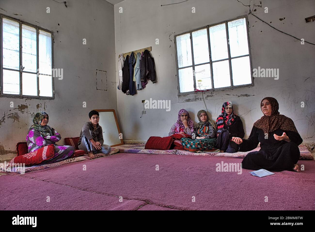 Old woman refugee lebanon hi-res stock photography and images - Alamy