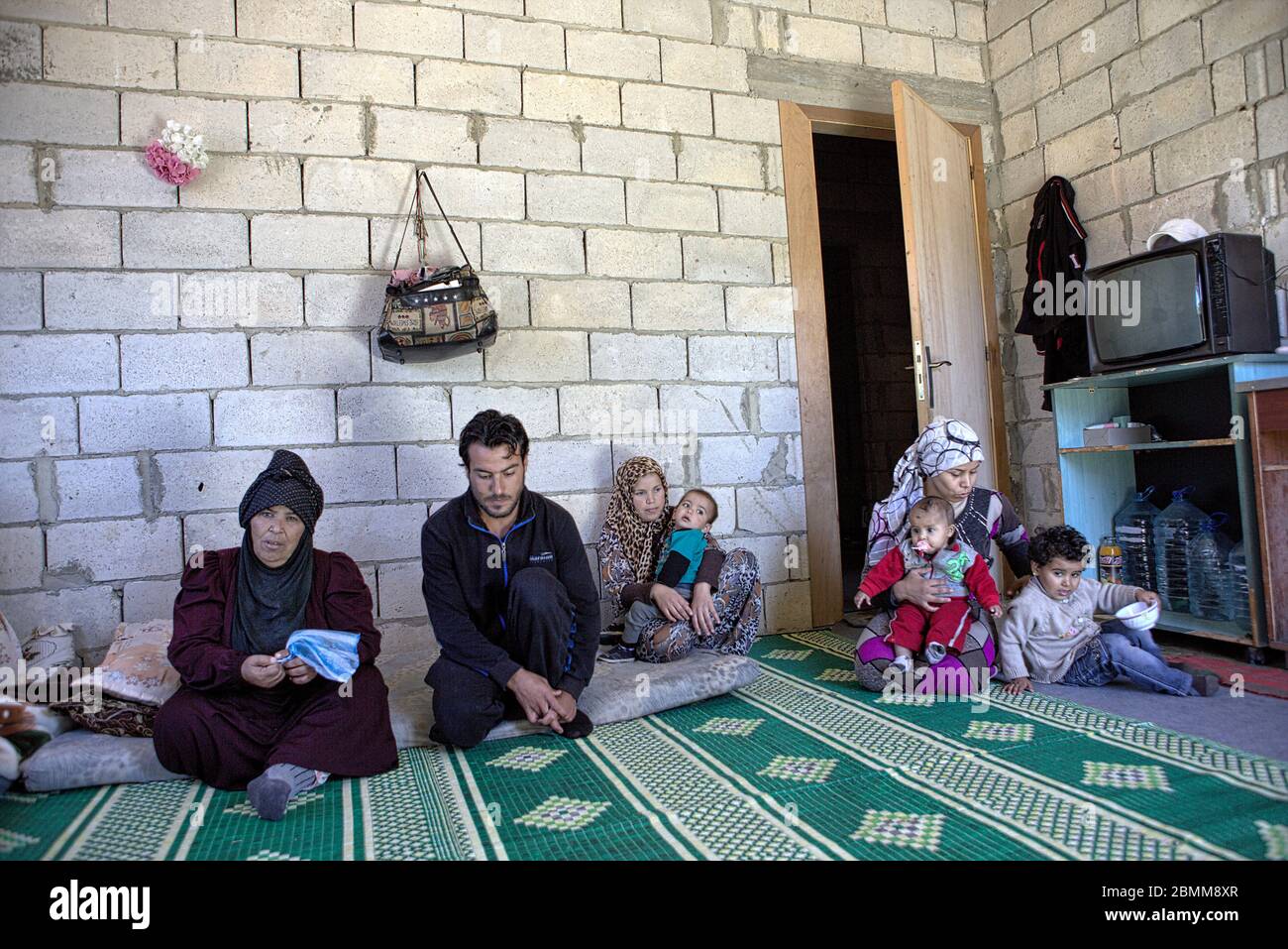 Old woman refugee lebanon hi-res stock photography and images - Alamy