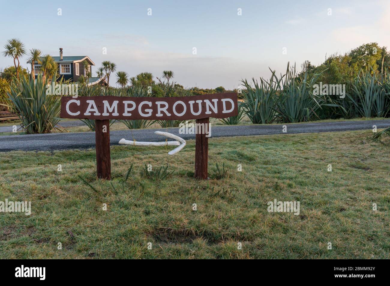 Campground directional sign hi-res stock photography and images - Alamy