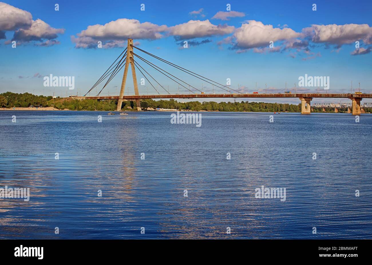 Moskovskyi bridge hi-res stock photography and images - Alamy