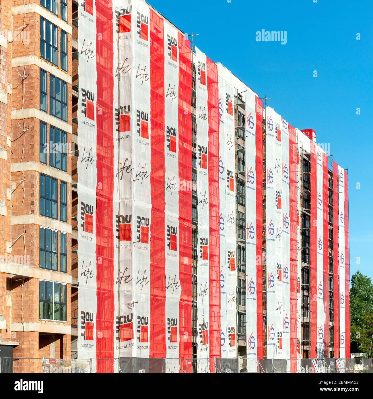 Wrapping new building hi-res stock photography and images - Alamy
