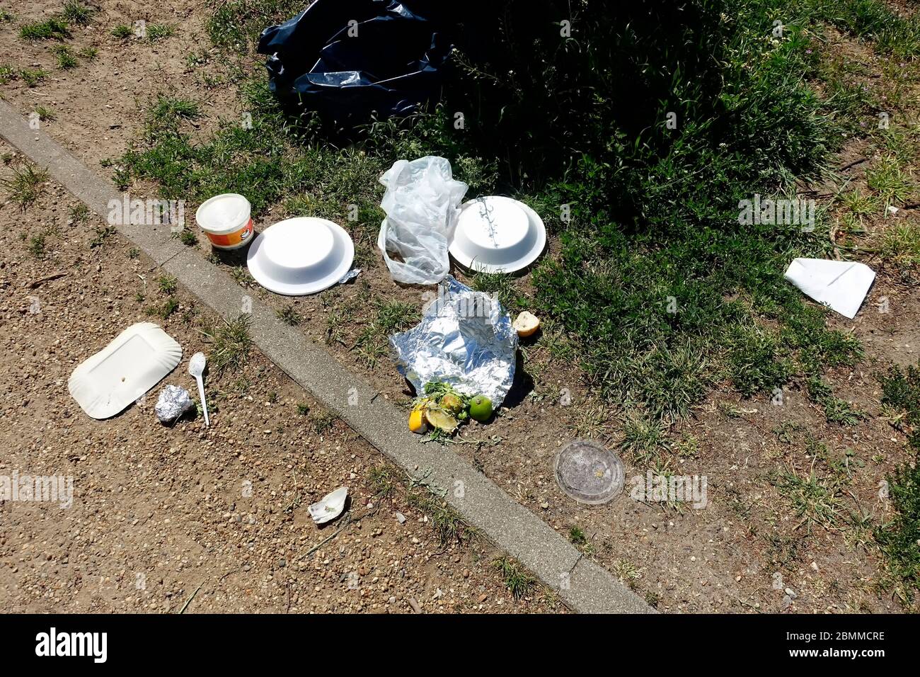 Trash on the streets in Berlin, Germany Stock Photo - Alamy