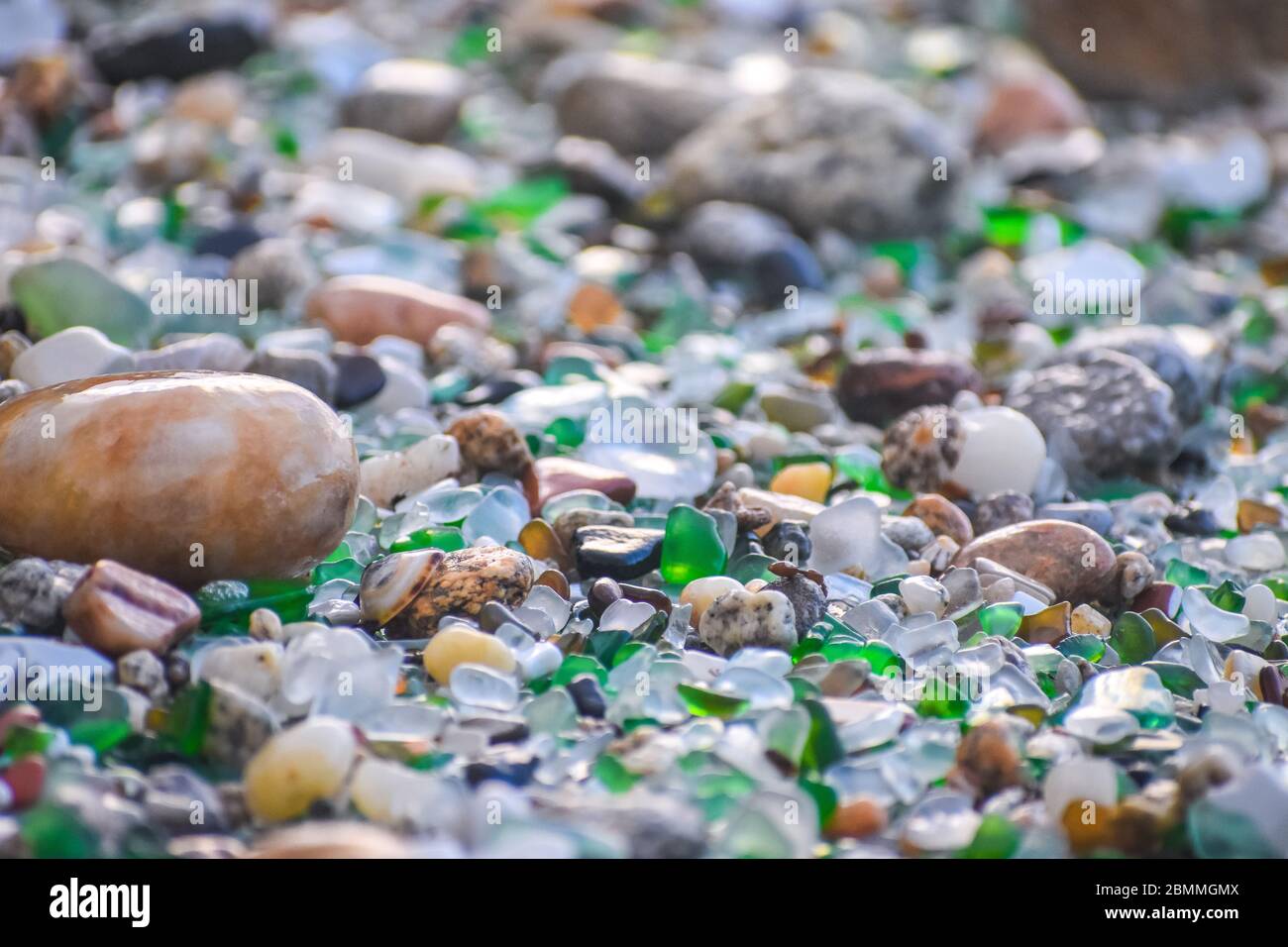 Shells, stones and crystals rounded by the erosion of the sea Los ...