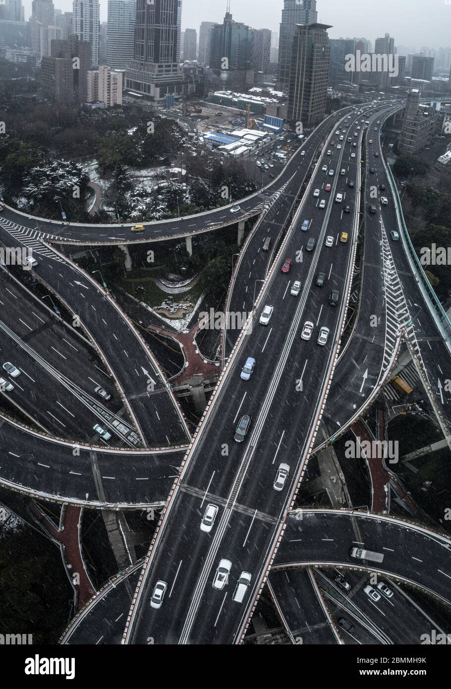Highway overpass walkway hi-res stock photography and images - Alamy