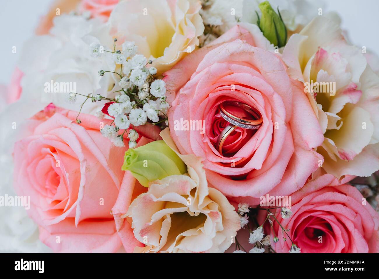 wedding rings close up Stock Photo - Alamy