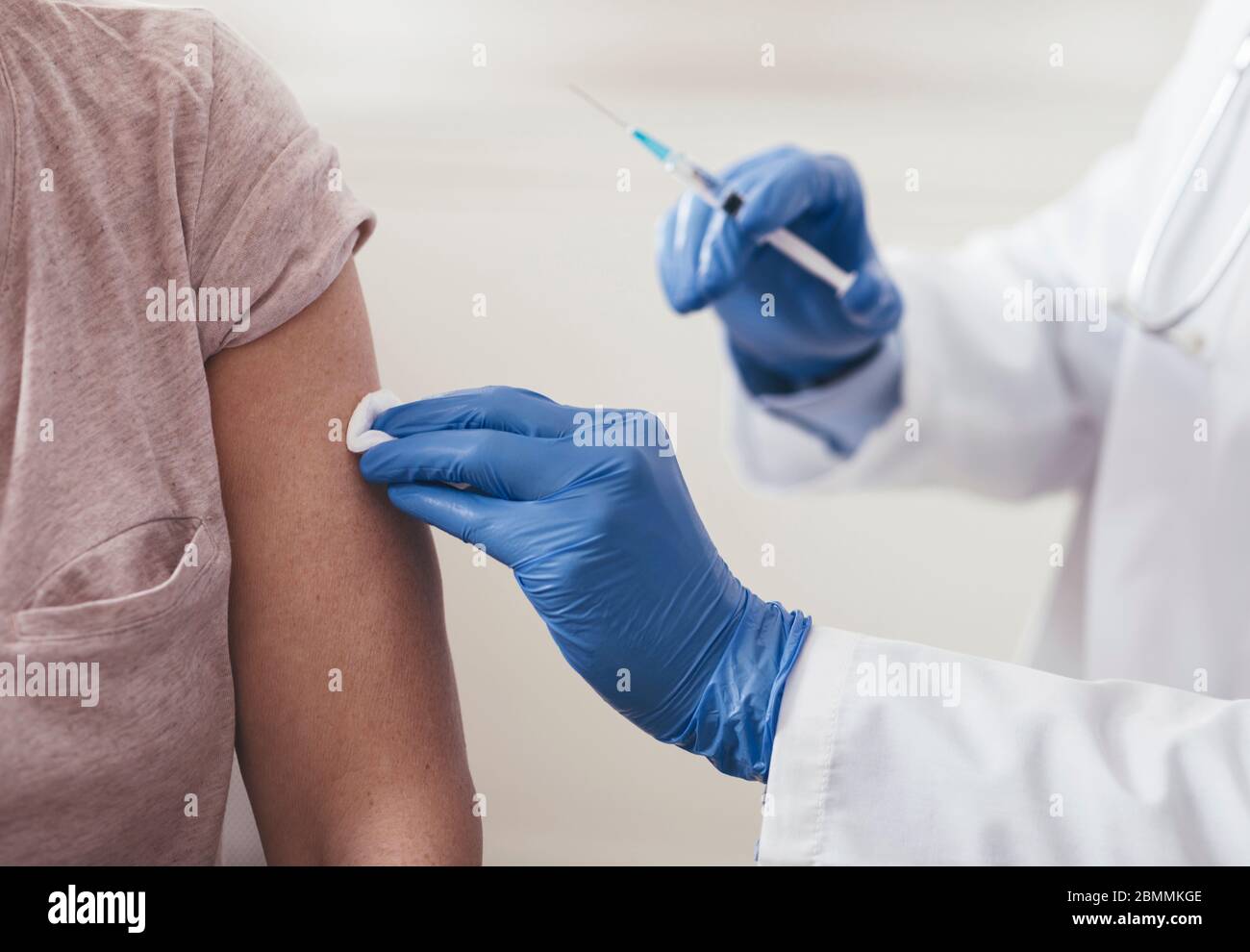 Mature female doctor injection hi-res stock photography and images - Alamy