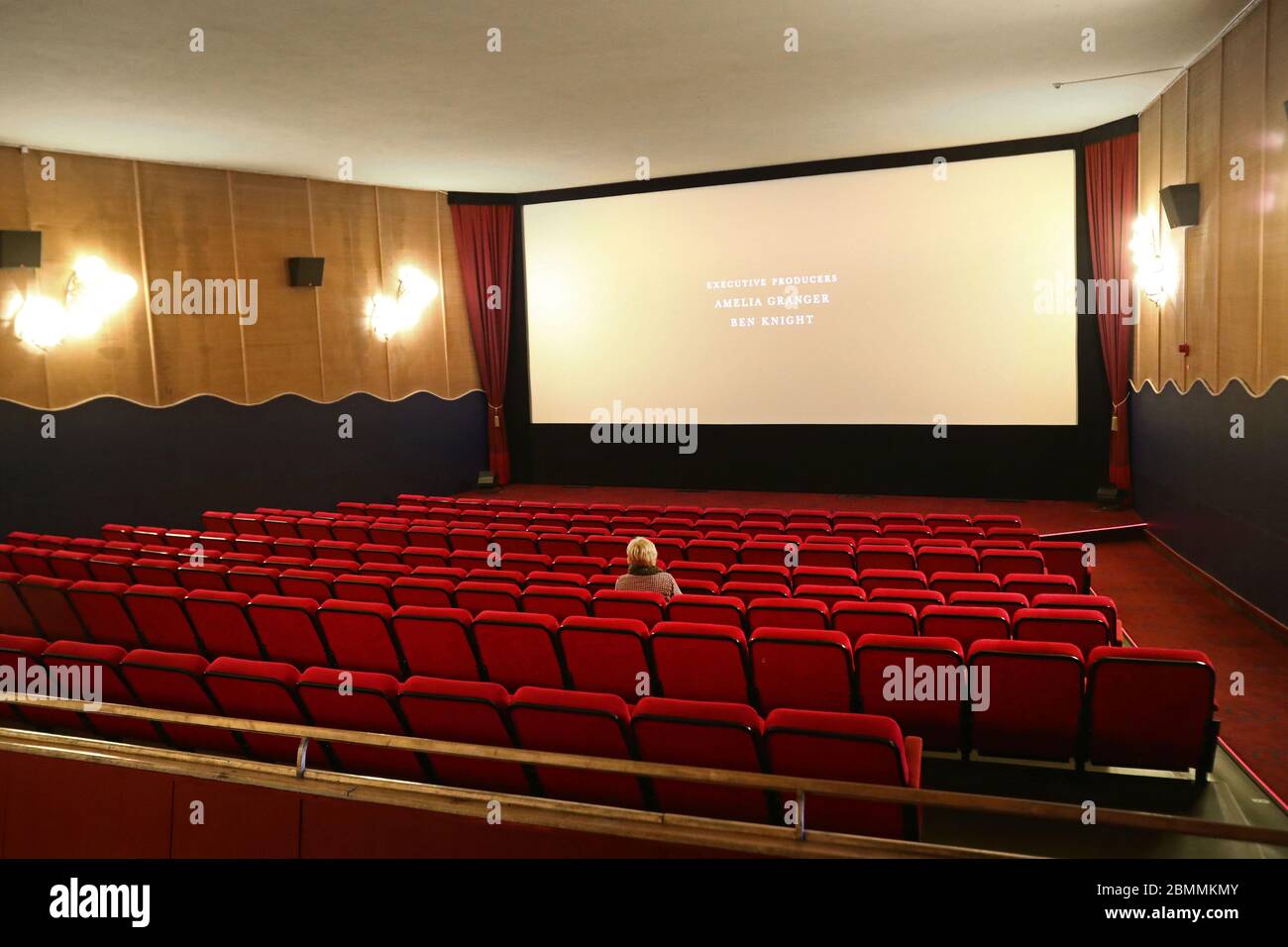 Temporarily closed movie theater hi-res stock photography and images ...