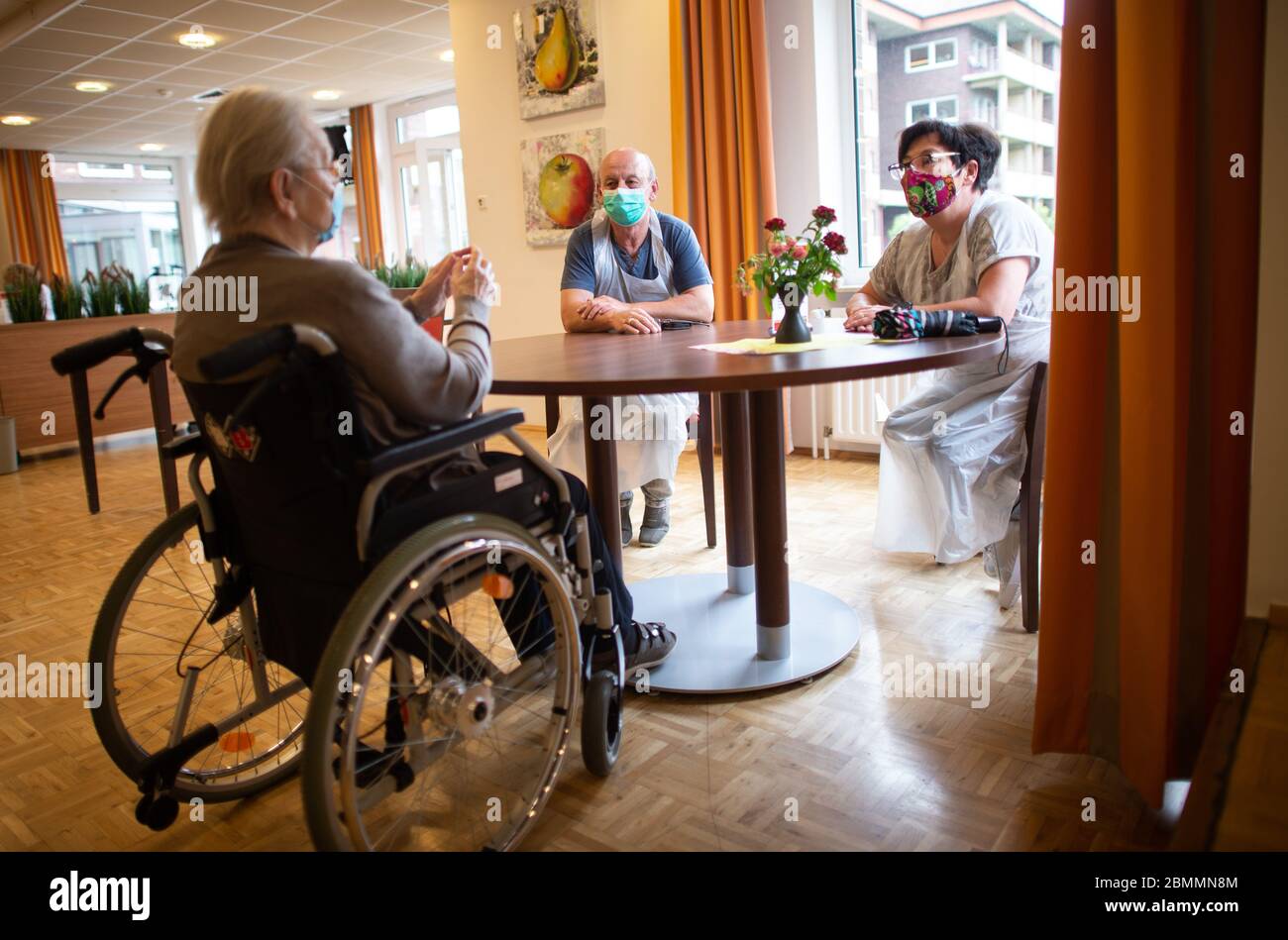 Group visit care old age home hi-res stock photography and images - Alamy