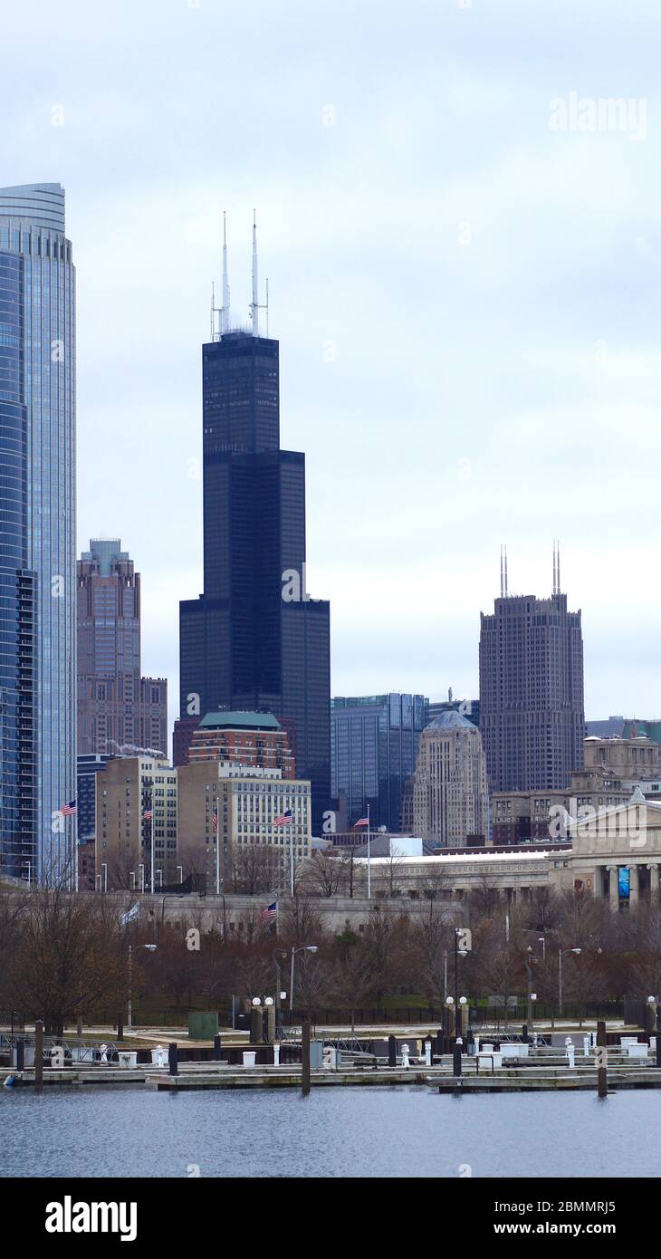 Chicago skyline at dawn hi-res stock photography and images - Alamy