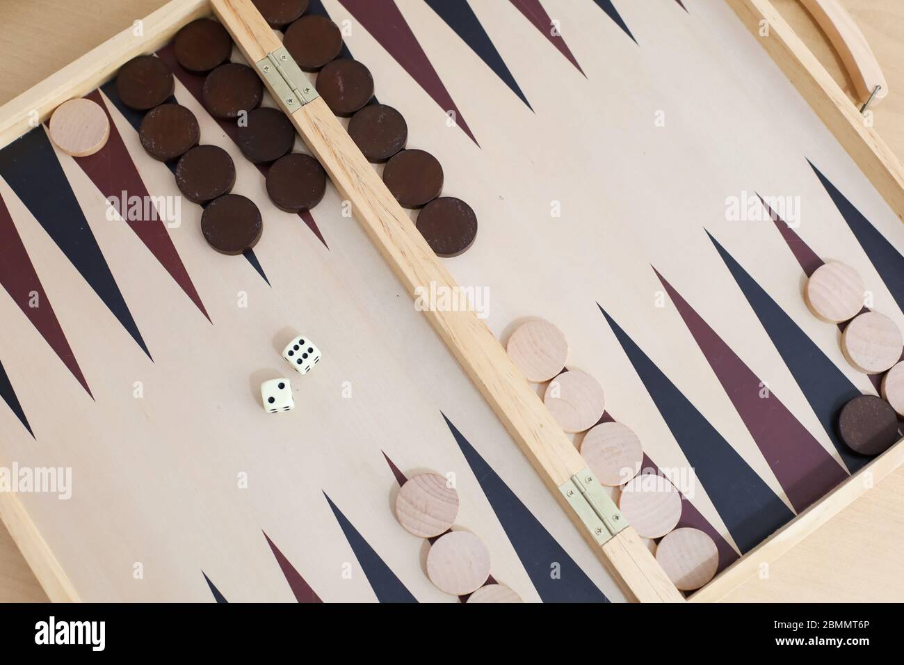 Backgammon board game Stock Photo - Alamy