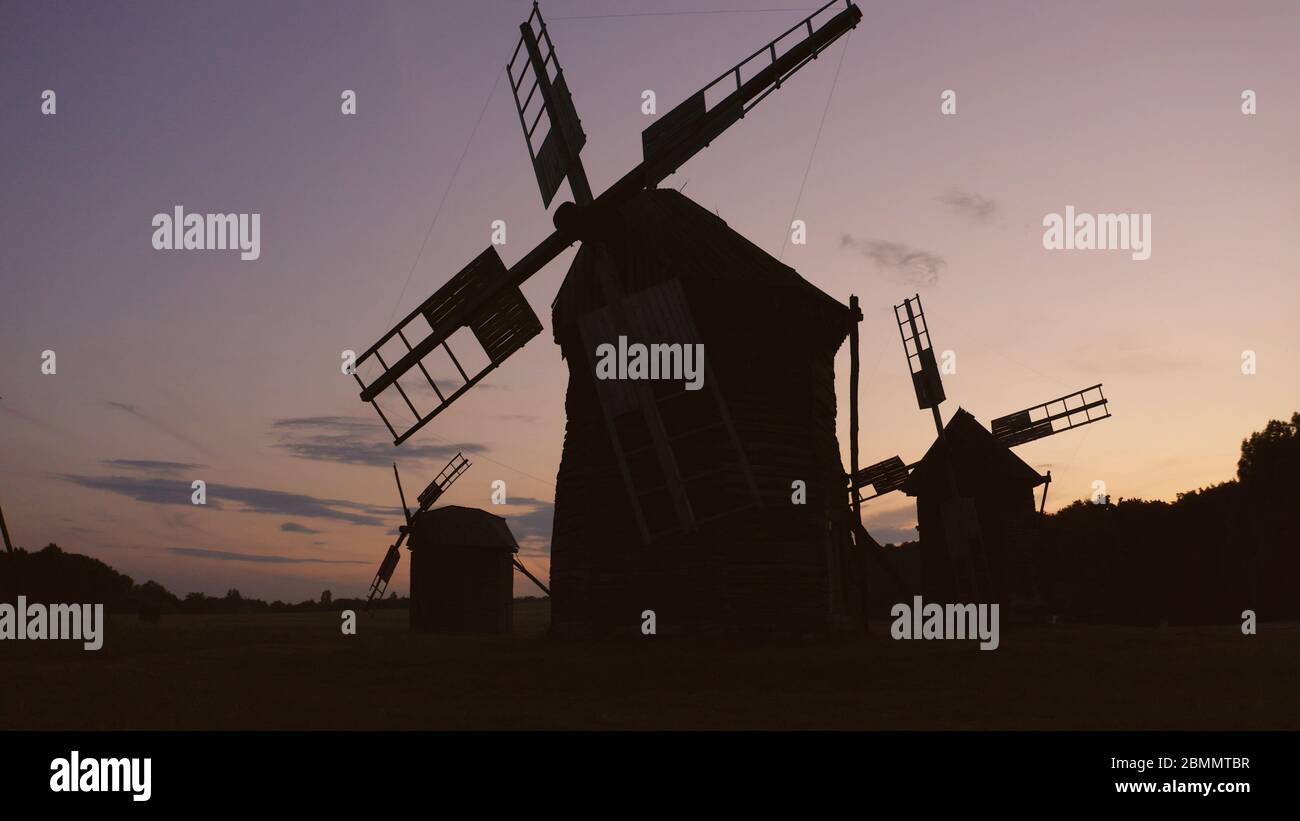 Vintage farm windmills dusk hi-res stock photography and images - Alamy