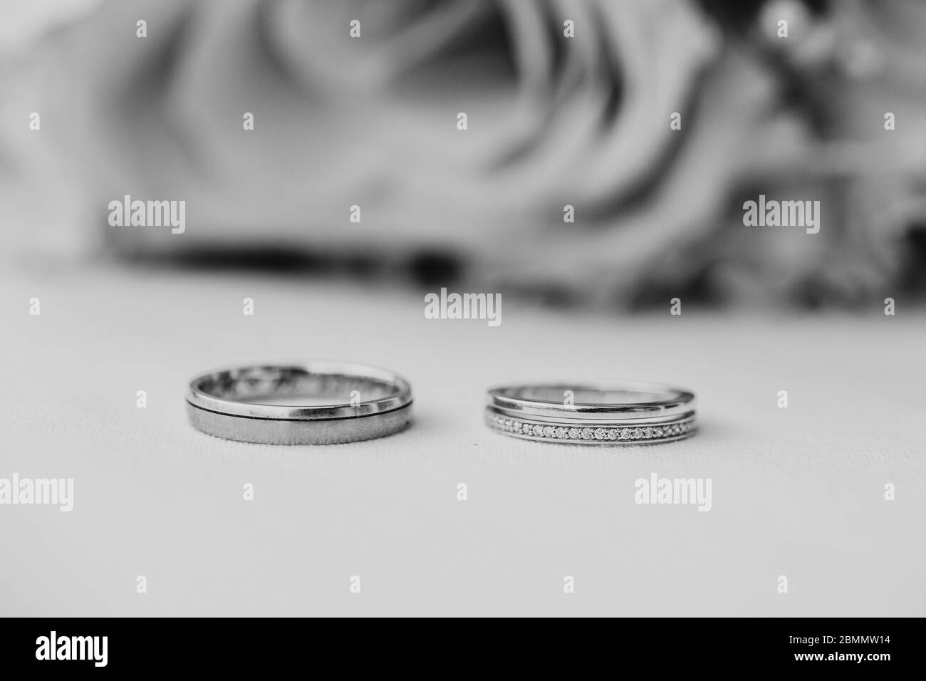 wedding rings close up Stock Photo - Alamy