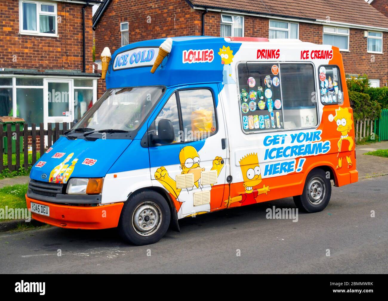 The simpsons characters hi-res stock photography and images - Alamy