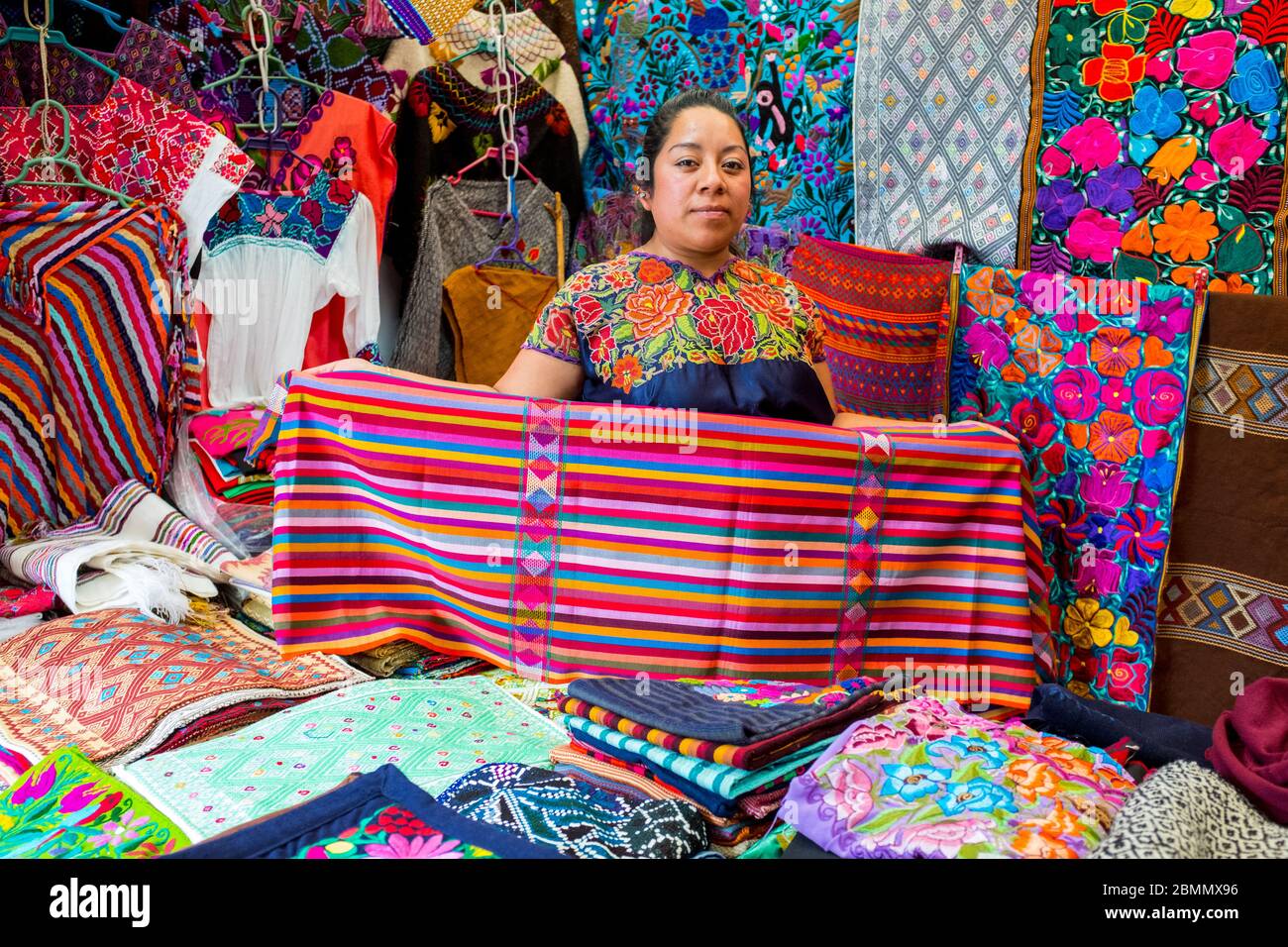 Mexico chiapas embroidery hi-res stock photography and images - Alamy