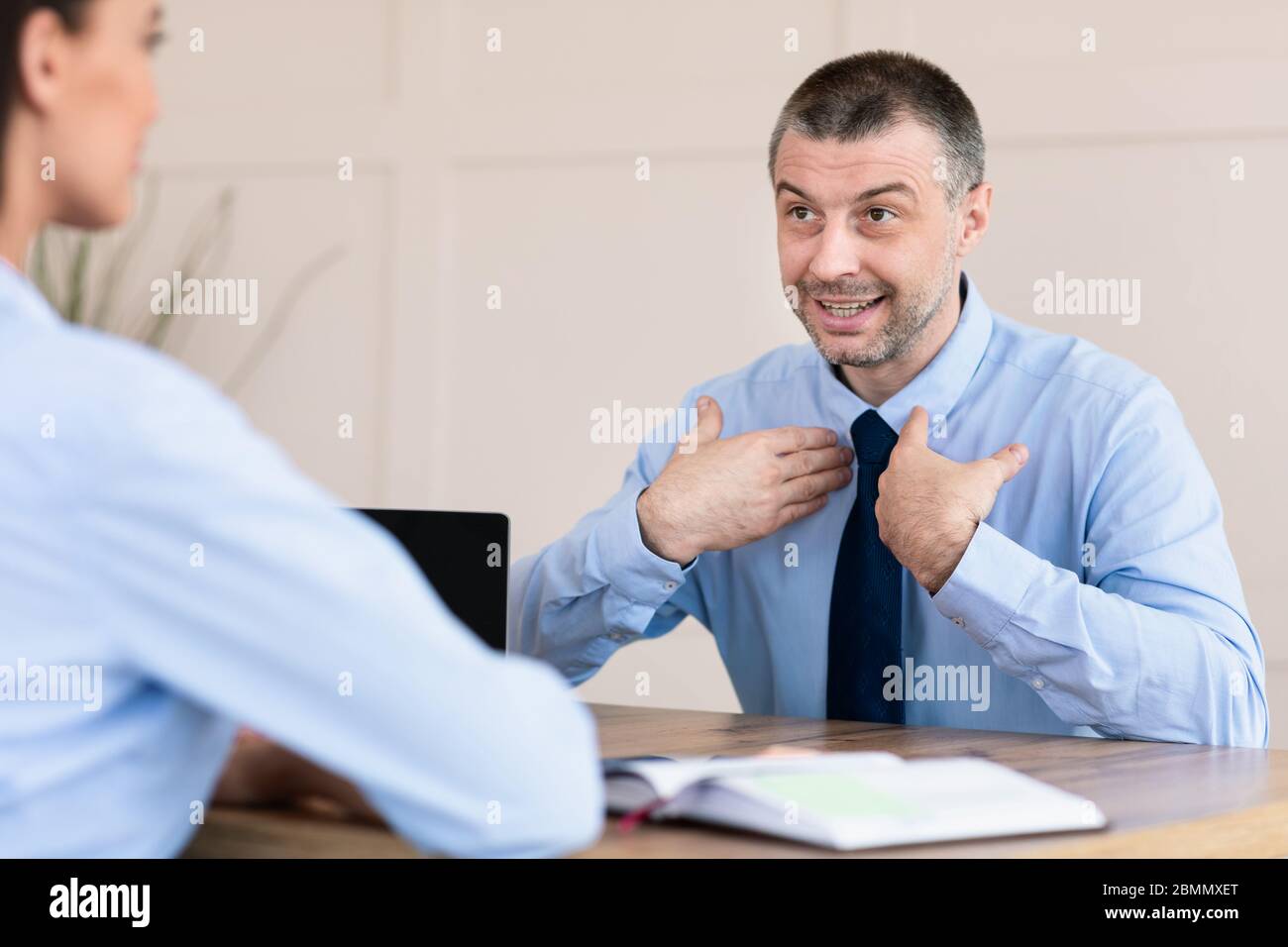 Interview two people room hi-res stock photography and images - Alamy