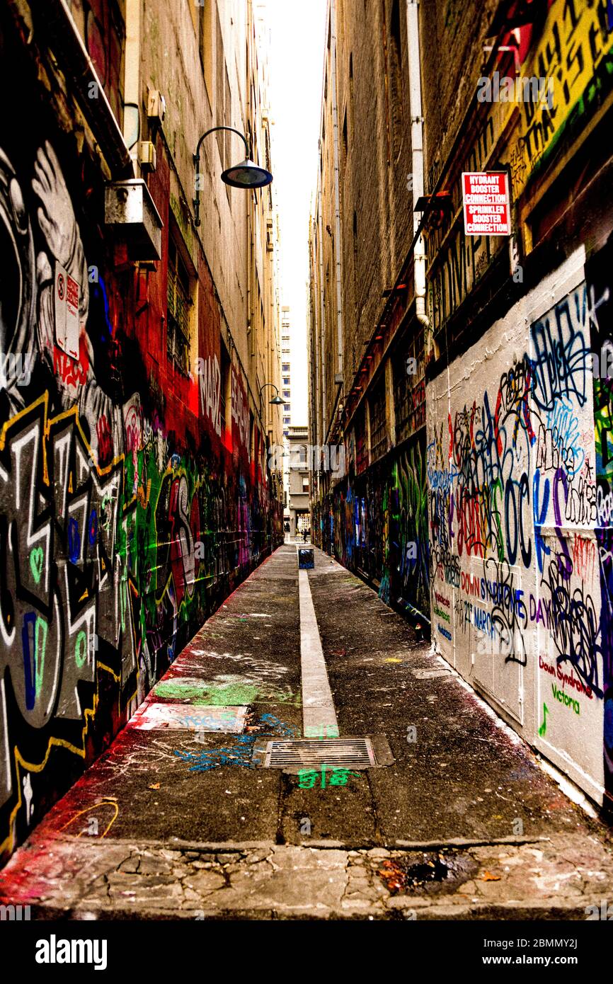 Graffiti alley way hi-res stock photography and images - Alamy