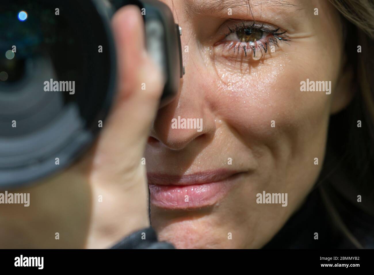 suffering and concern for the people of a photographer-a young ...