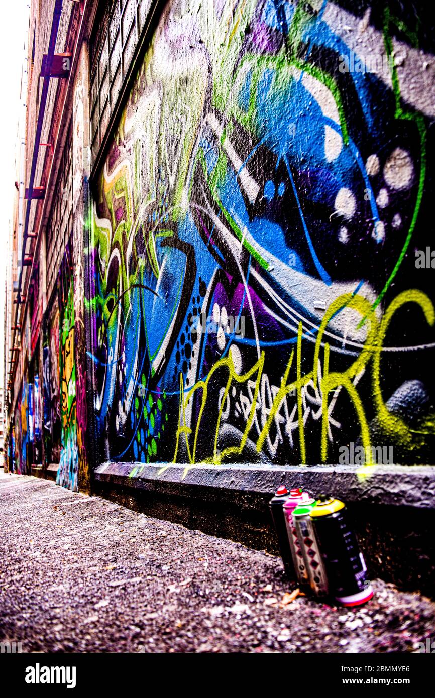 Graffiti alley way hi-res stock photography and images - Alamy