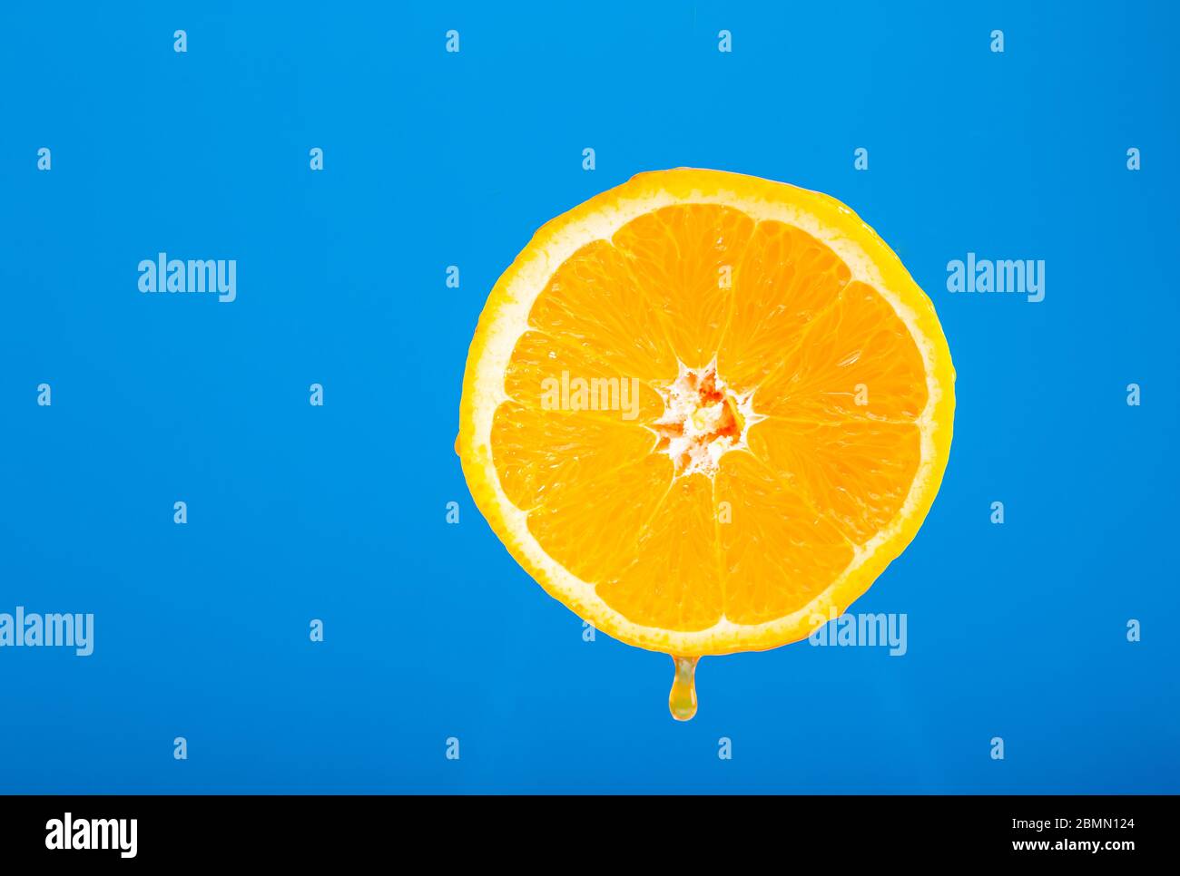 Drops dripping hi-res stock photography and images - Alamy