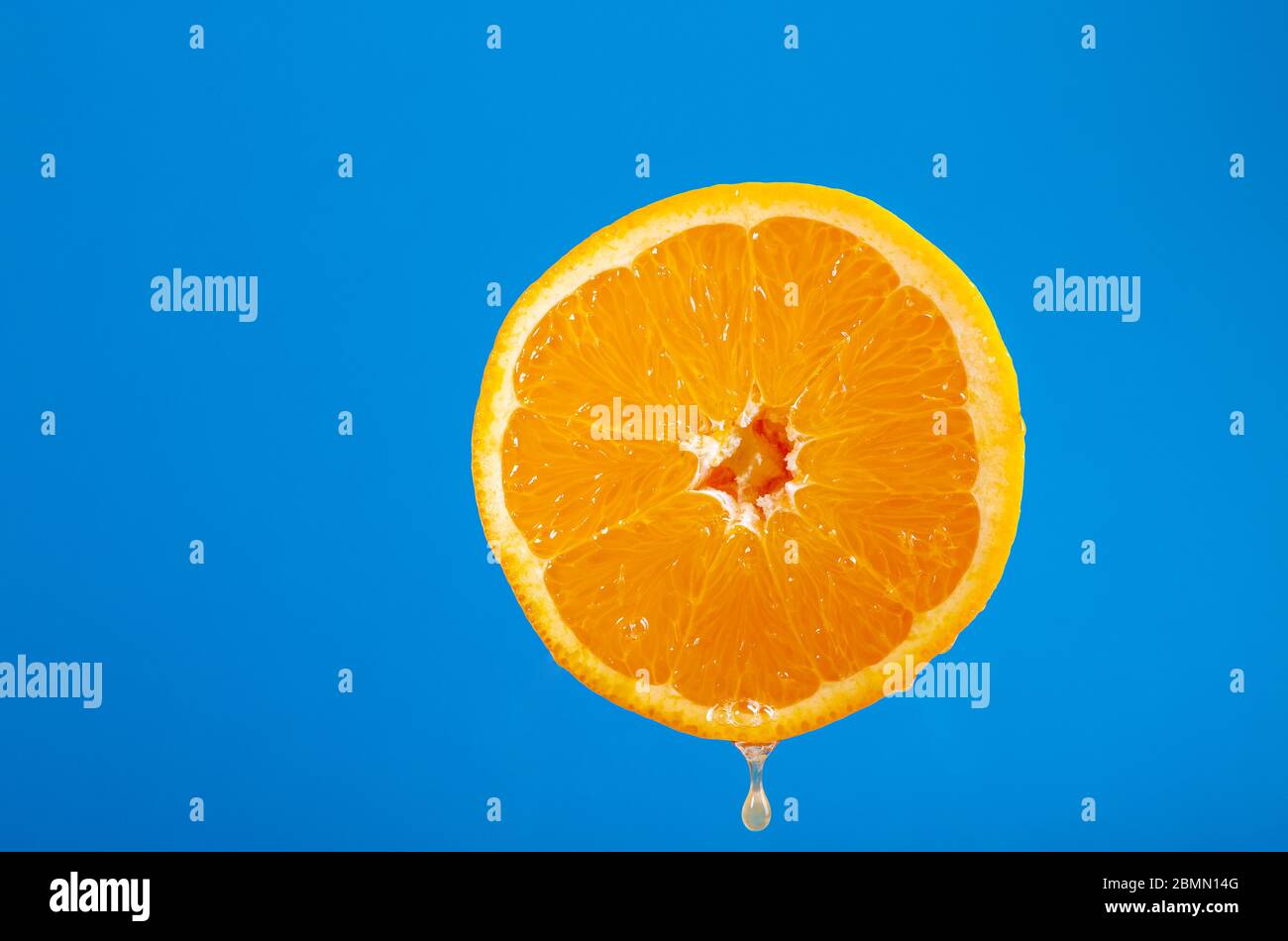 Drops dripping hi-res stock photography and images - Alamy