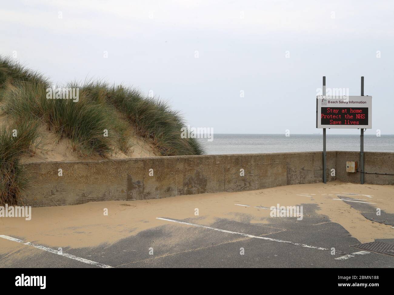 Empty car park camber sands beach hi-res stock photography and images ...