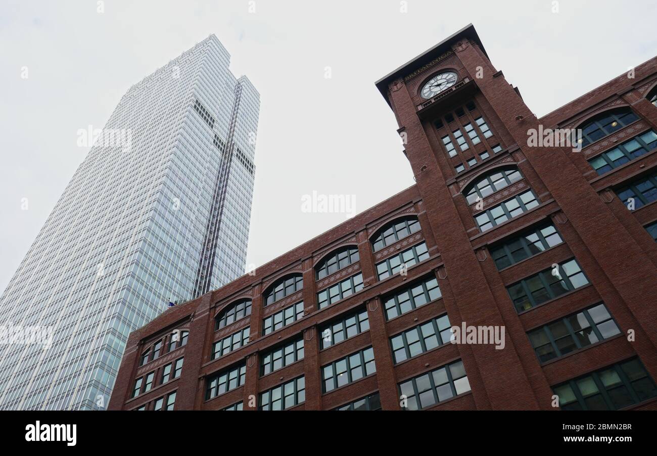 Downtown Chicago skyline with modern high-rise buildings Chicago ...