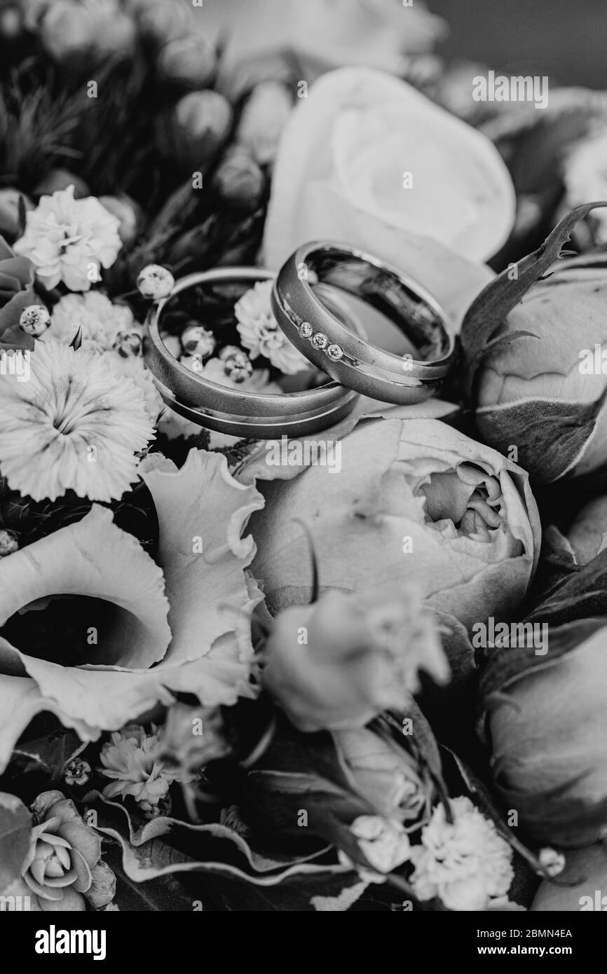 wedding rings close up Stock Photo - Alamy