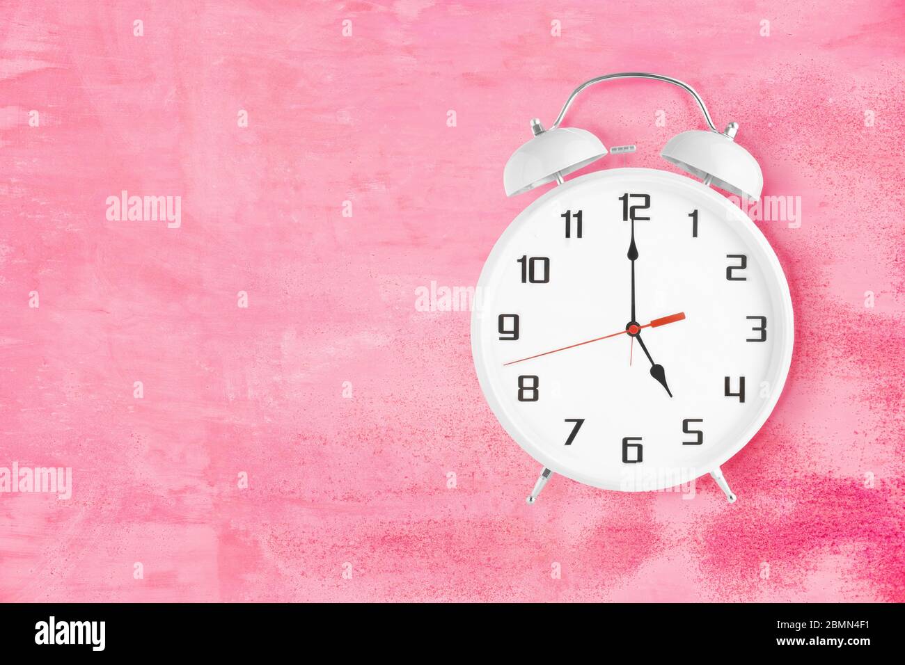 5pm clock hi-res stock photography and images - Alamy