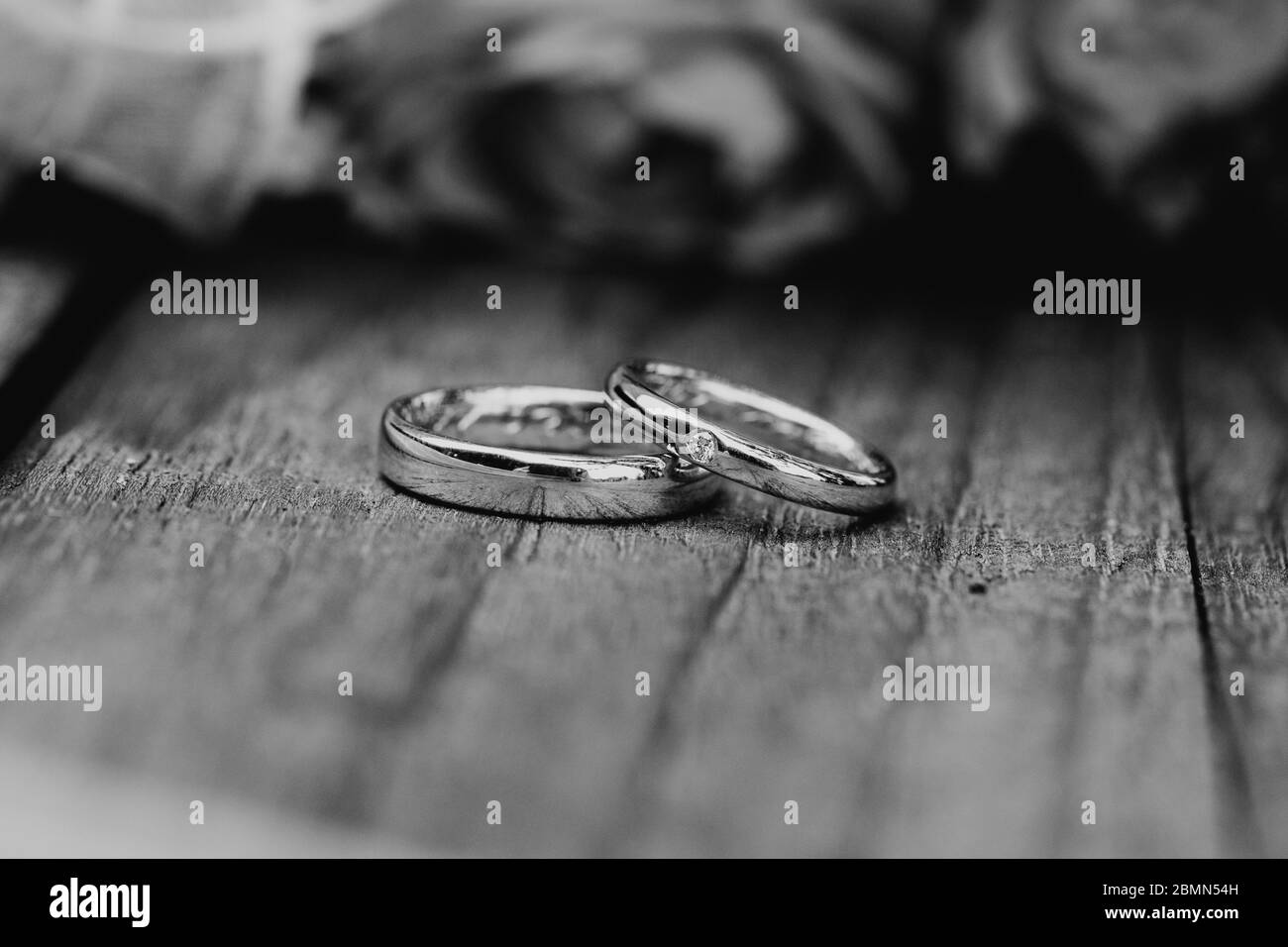 wedding rings close up Stock Photo - Alamy
