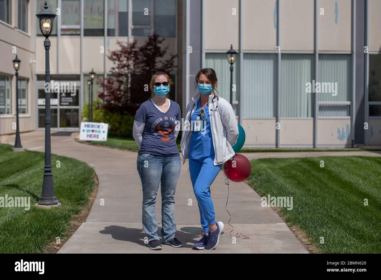 Two nurses stand in hospital hi-res stock photography and images - Alamy