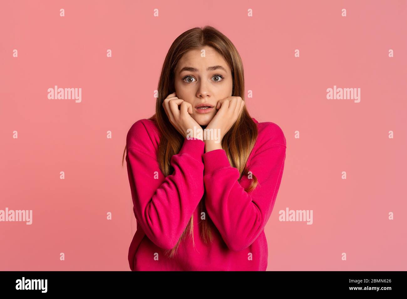 Eyes wide hi-res stock photography and images - Alamy