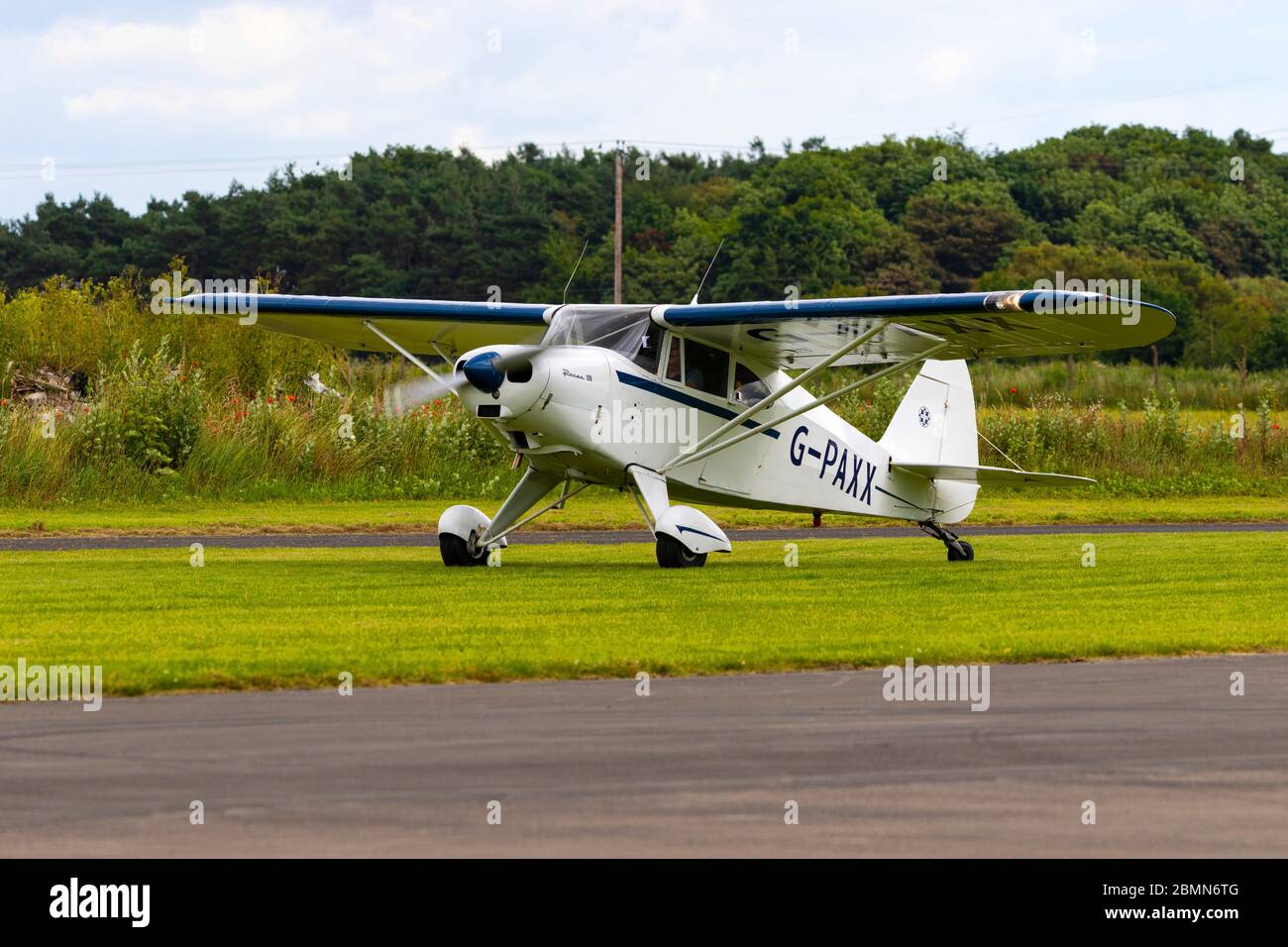 Piper PA-20-!35 (Modified) Pacer G-PAXX Stock Photo - Alamy