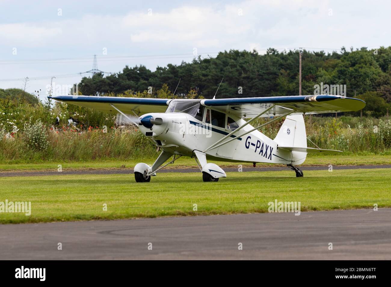 Piper PA-20-!35 (Modified) Pacer G-PAXX Stock Photo - Alamy