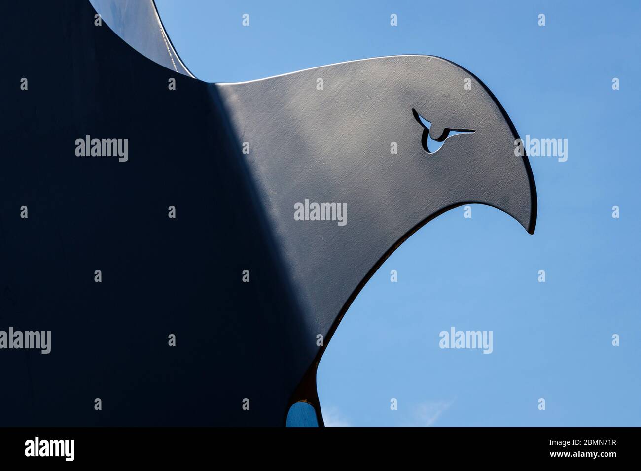Fred Graham’s 2004 sculpture, Kaitiake, a hawk located in the Auckland ...