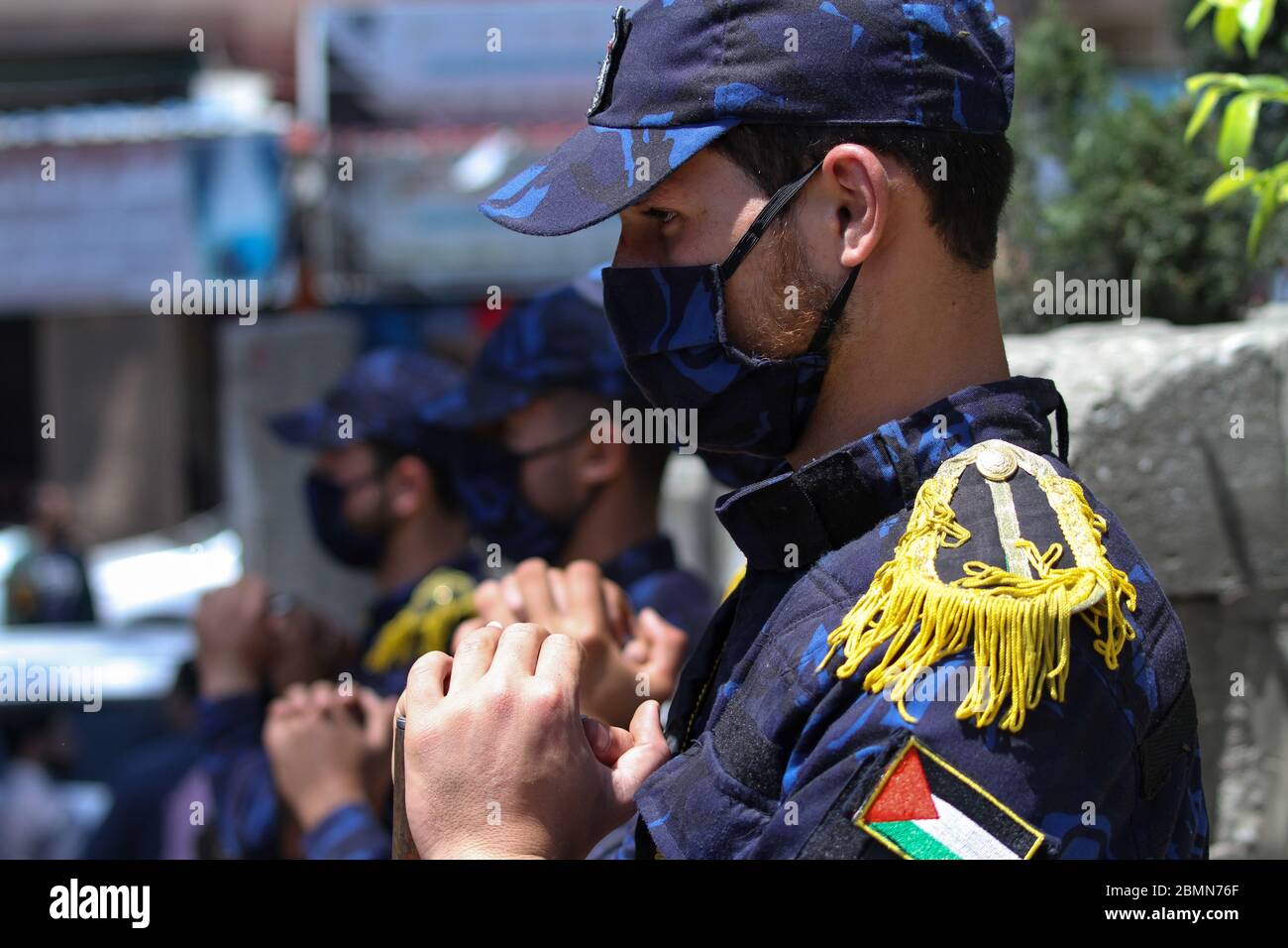 May 10, 2020: Gaza, Palestine. 10 May 2020. A large crowd or mourners ...