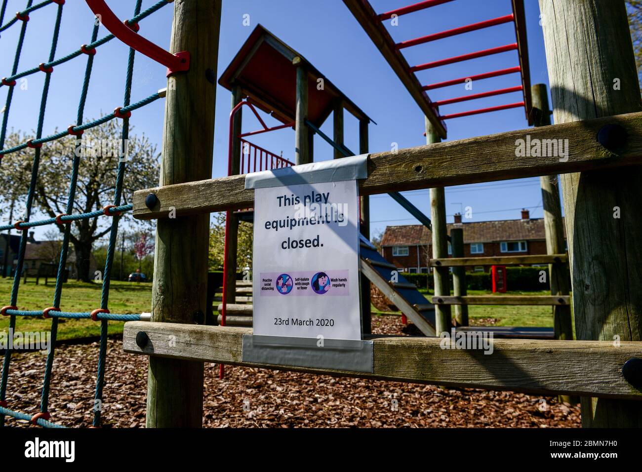 children play park closed sign Stock Photo - Alamy