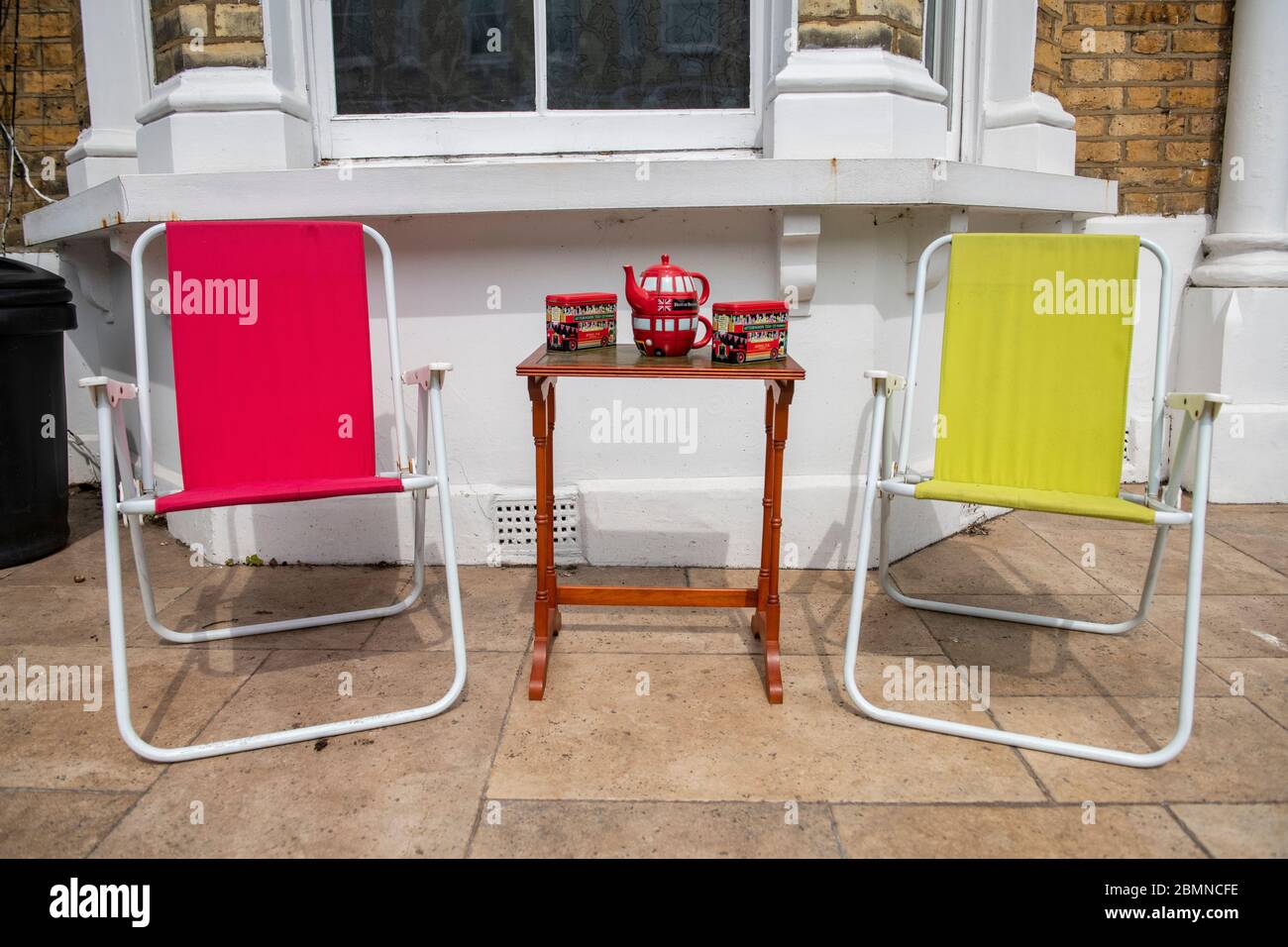 Ve day tea party hi-res stock photography and images - Alamy